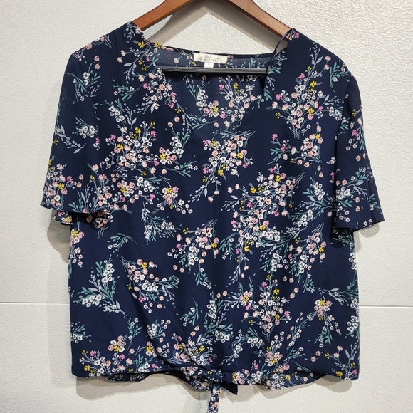 nine britton | Tops | Nine Britton Blue With Flowers Shortsleeved ...